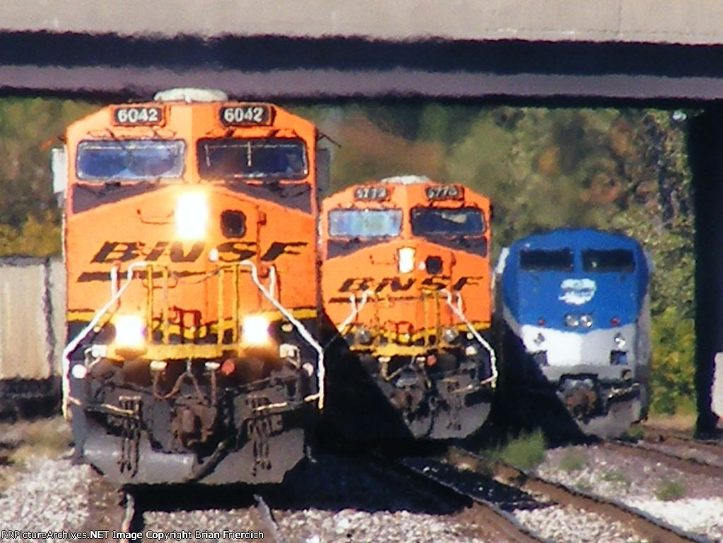 BNSF 6042 BNSF 5772 AMTK 67